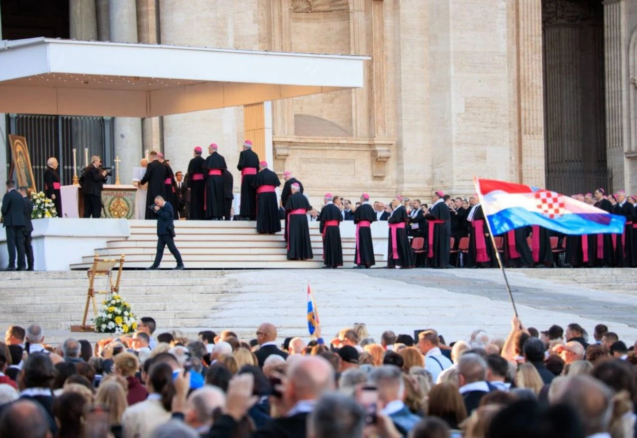 Hrvatski biskupi u ime vjernika iz Hrvatske, BiH i iseljeništva pozvala ...